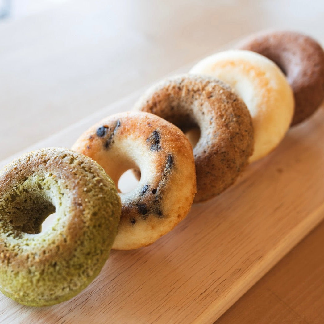 ドーナツアソート／プレーン・ココア・抹茶・紅茶・チョコクラッシュ – omoや545 オンラインショップ